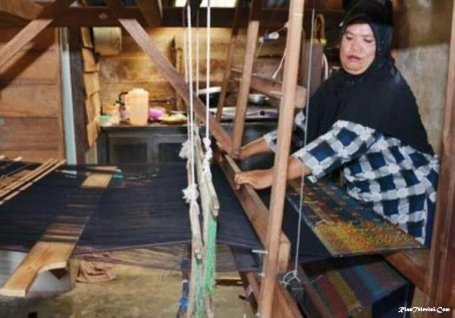 Tenun Lejo, Dari Desa Terpencil Bengkalis Hingga Dikenal Malaysia